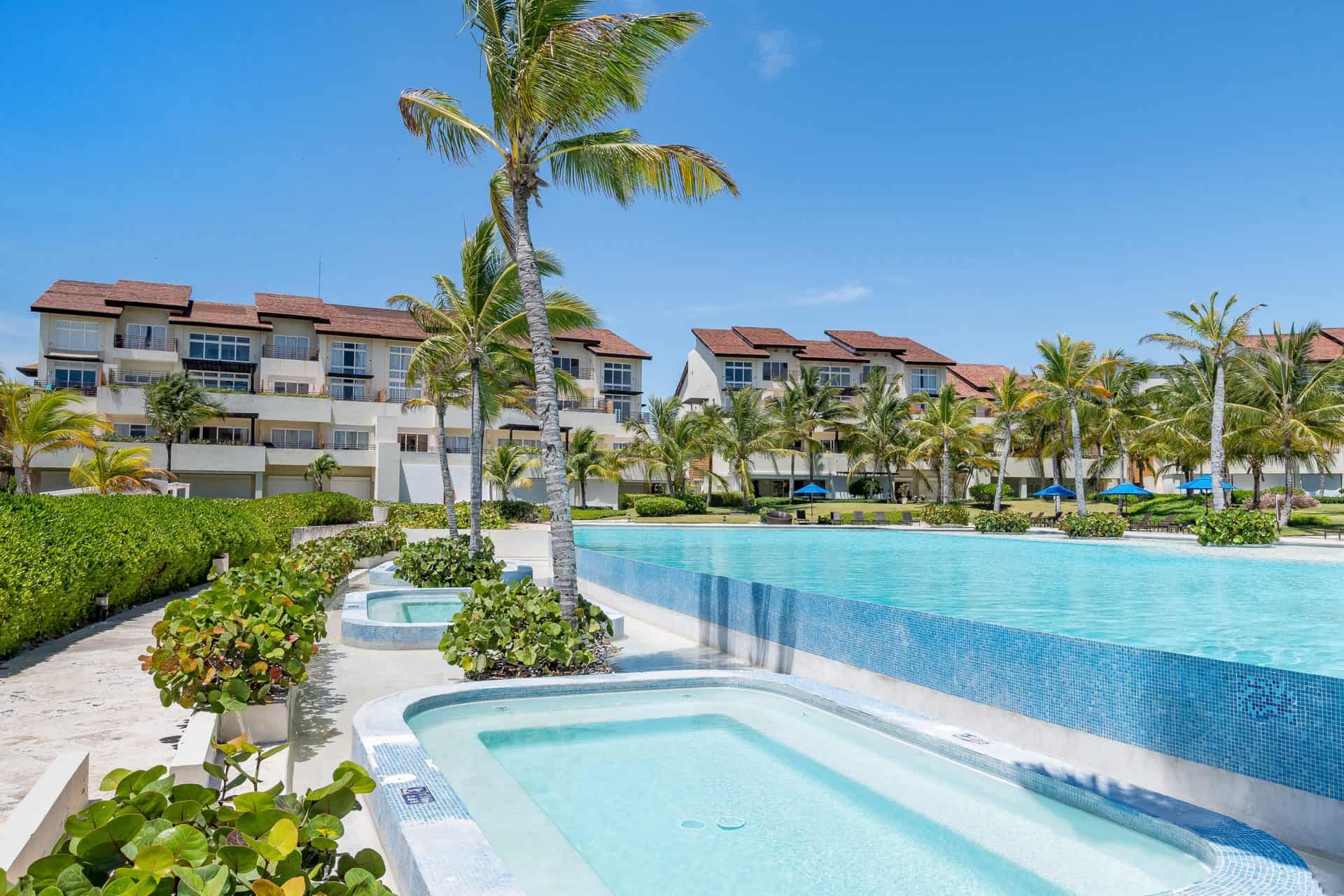 Deluxe Condo with ocean view (3 bedrooms) - Travellitza